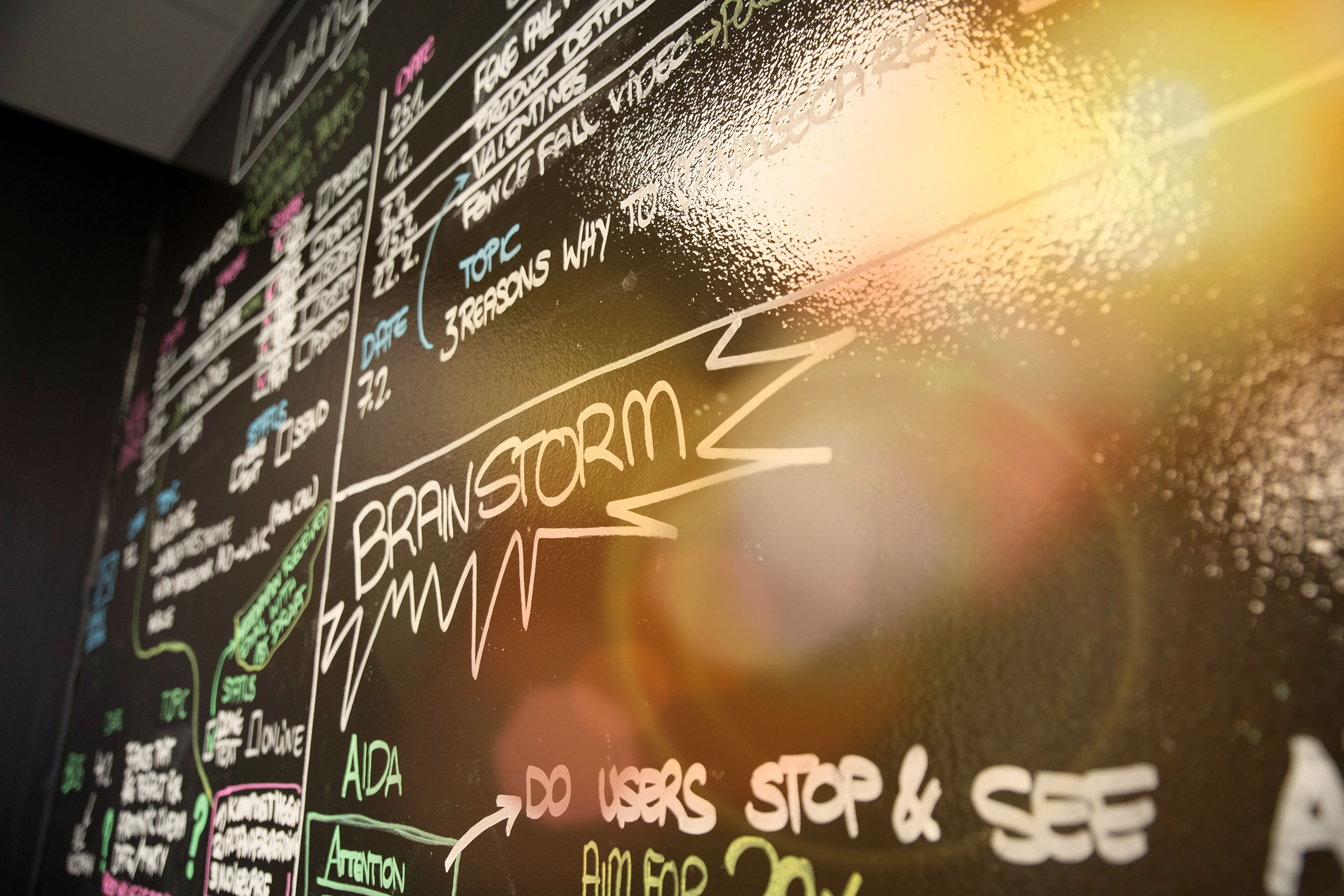 Hvem vi er - Digital Juice - Gennemgribende digital tilstedeværelse